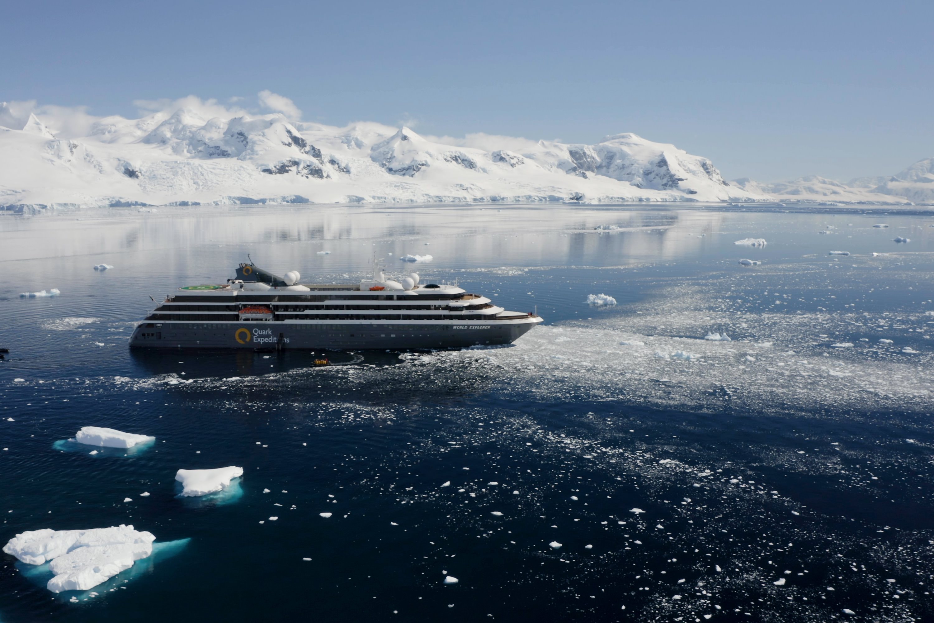 World Explorer: Luxuskreuzfahrt mit Quark Expeditions beim Experten buchen